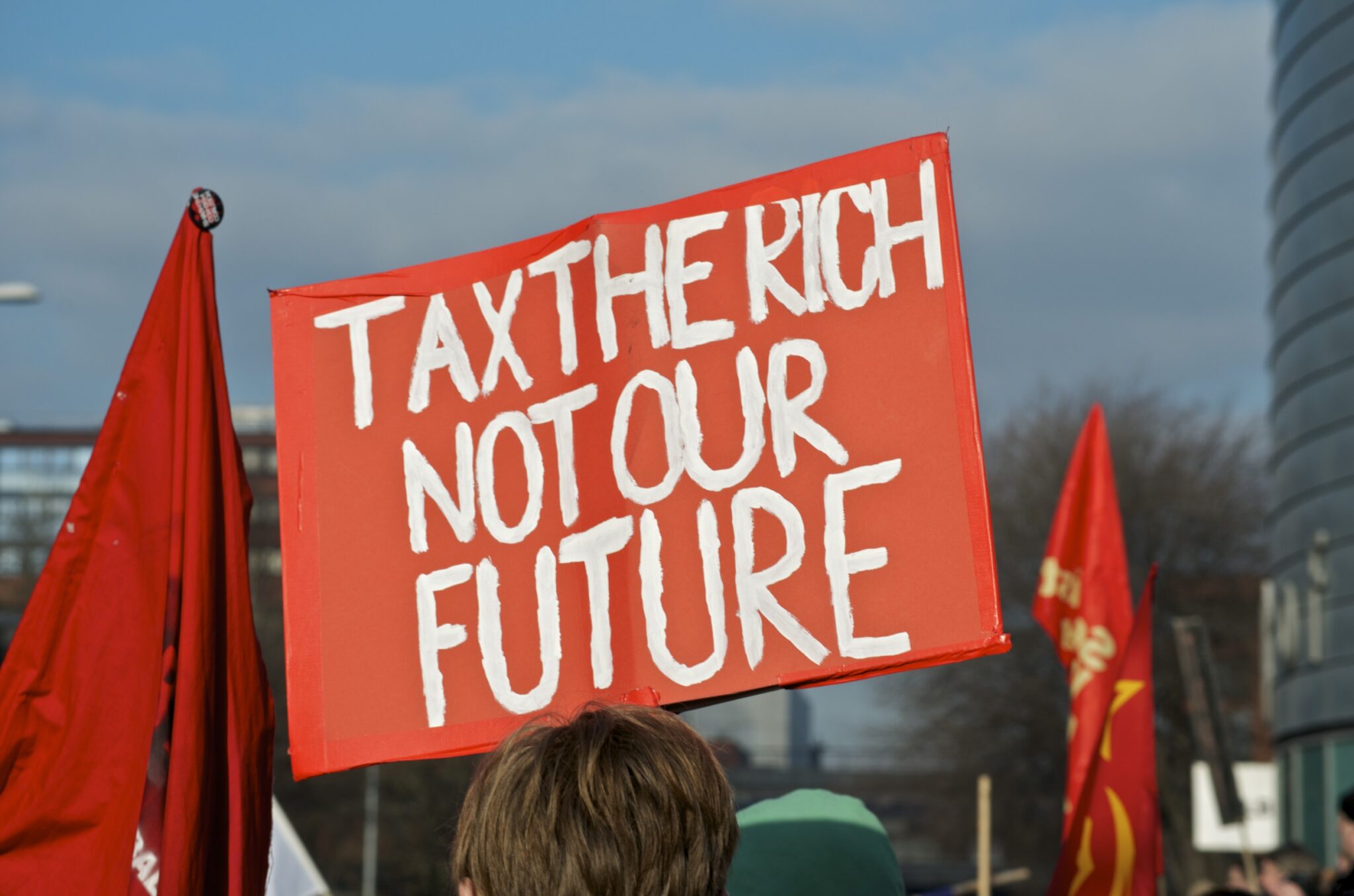 Extreme Wealth’s Threat to Democracy with Patriotic Millionaires Canada ...